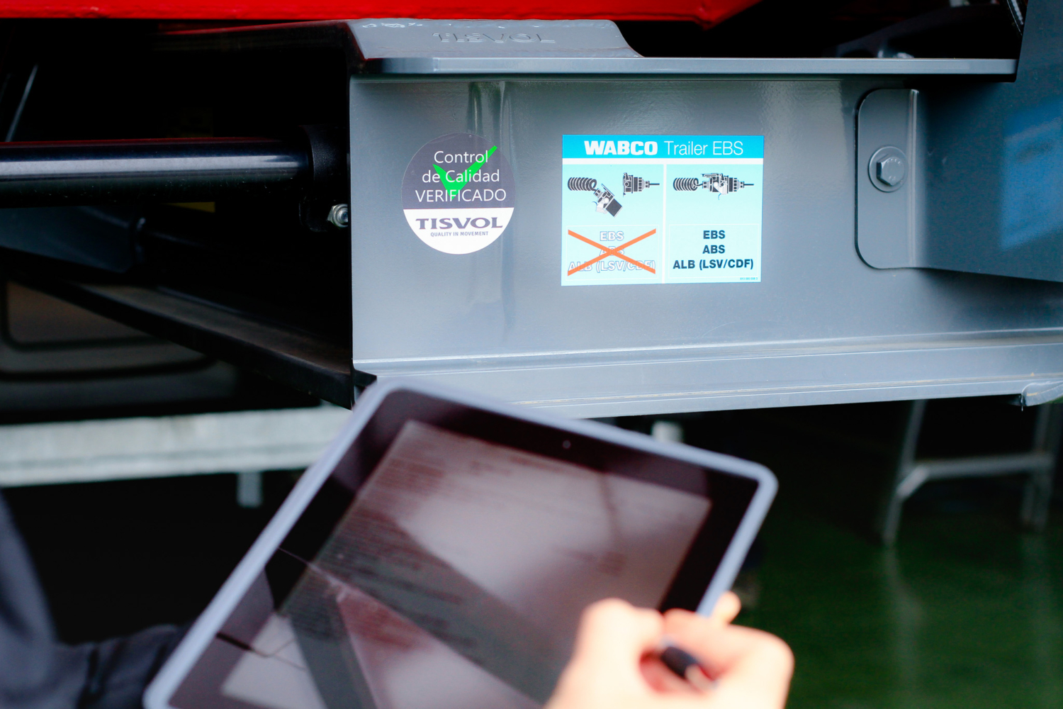 THE TISVOL SEMI-TRAILER PAINTING PROCESS – Tisvol